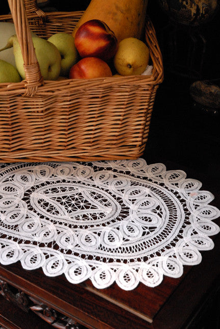Battenburg Lace Placemat Oval White - 14"x20" — Accent Linens